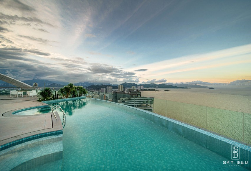Sky Blu Lounge